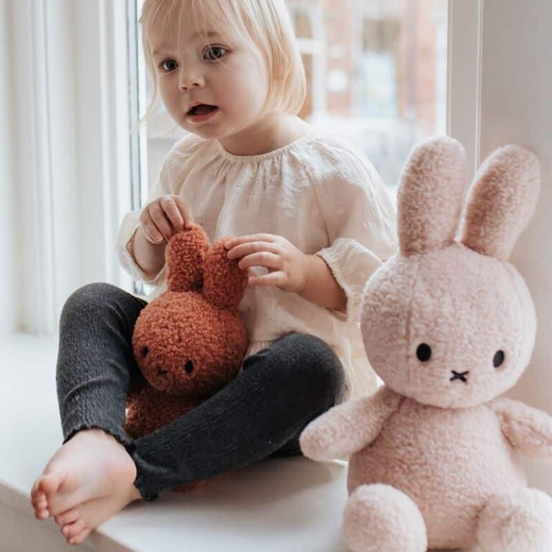Peluche Coelha Miffy Cor-De-Rosa - Miffy Sitting Teddy Pink 33 cm